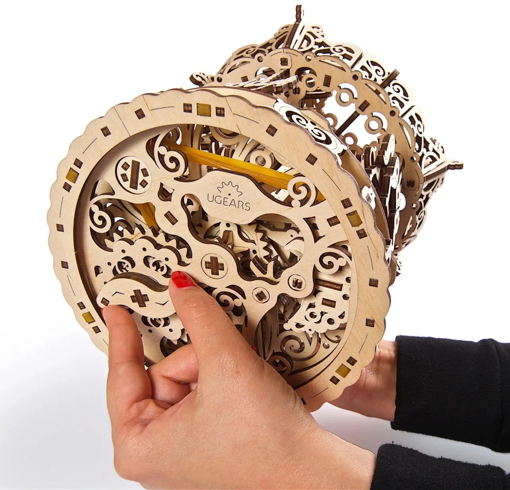 Ugears 3D dřevěné mechanické puzzle Kolotoč