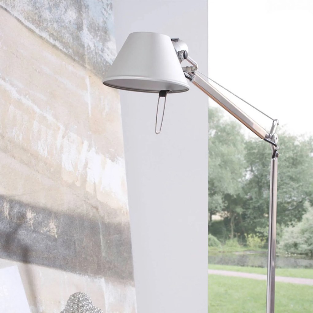 Stolní lampa Artemide LED Tolomeo Midi, 2 700 K, hliník