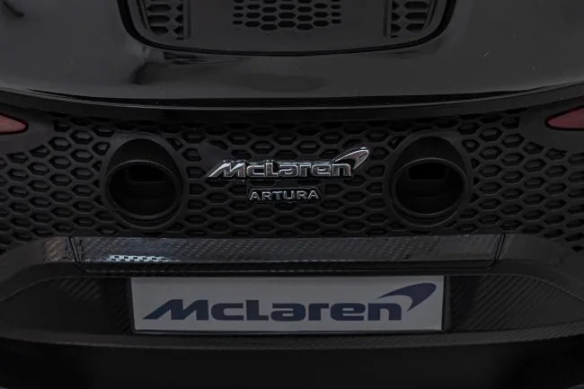 Dětské elektrické autíčko McLaren Artura 4×4 černé