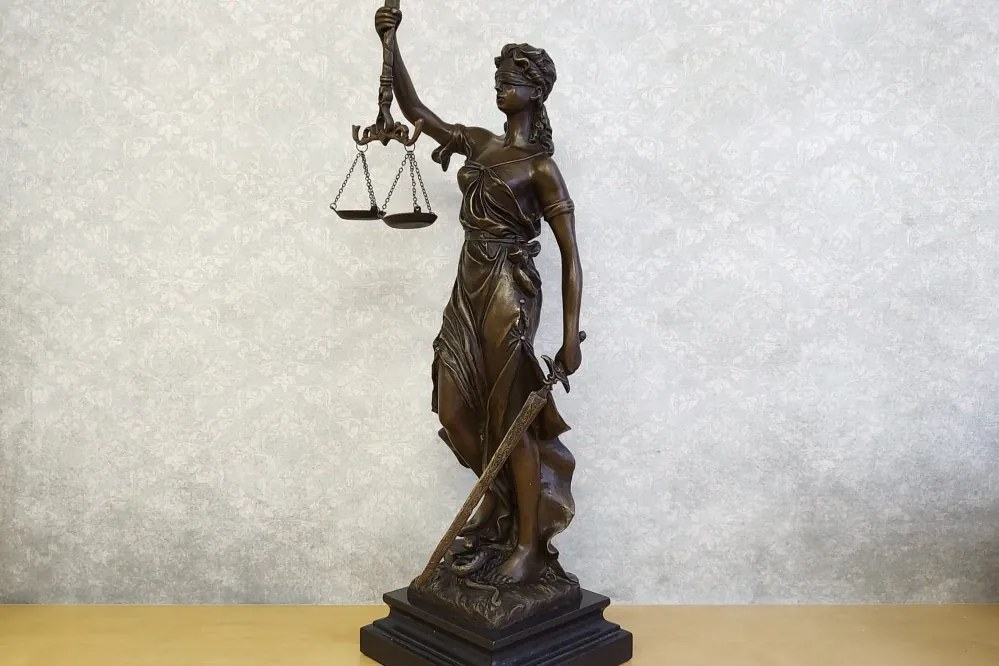 Spravedlnost 51 cm – Justitia Themis, velká bronzová socha bohyně práva