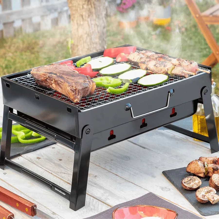 Přenosný skládací gril na dřevěné uhlí BearBQ - InnovaGoods