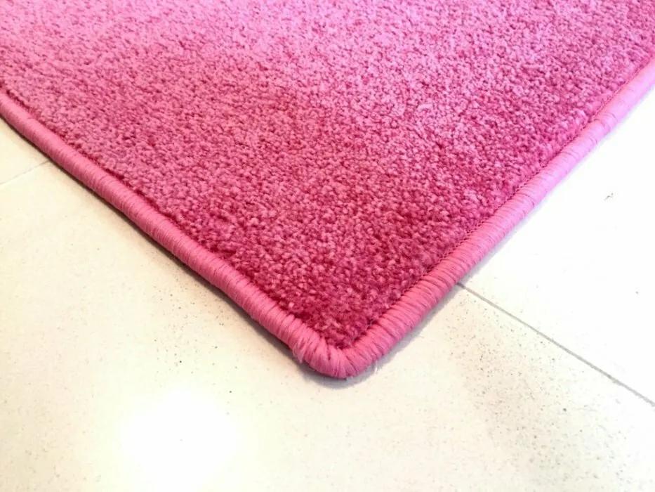 Kusový růžový koberec Eton (Varianta: 1 m2 s obšitím)