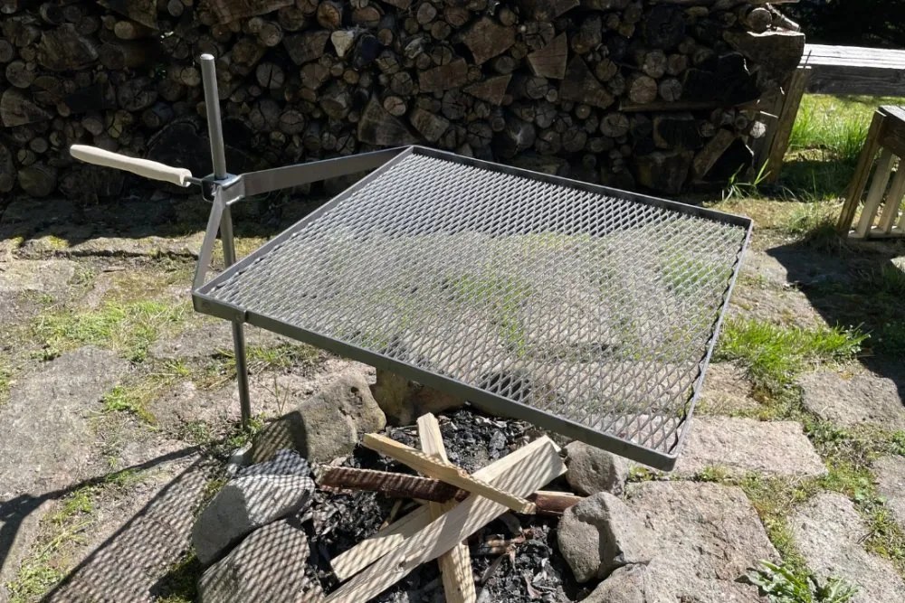 Grilovací rošt polohovací čtvercový 60 x 60 cm ✔ Rošt se zemním pouzdrem
