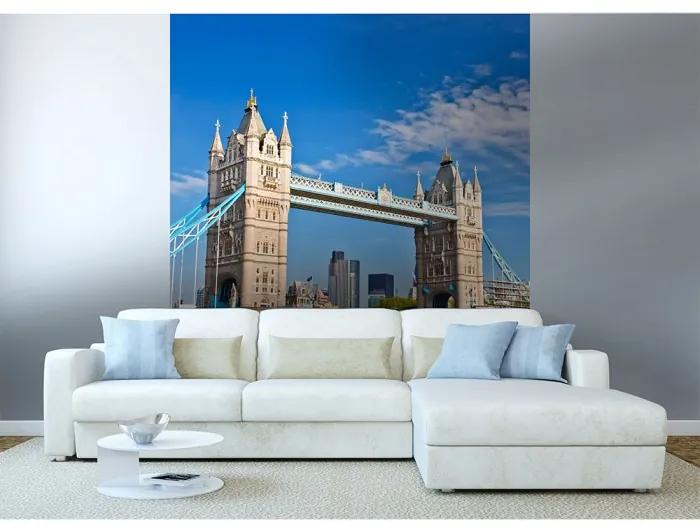 DIMEX | Vliesová fototapeta na zeď Tower Bridge MS-3-0019 | 225 x 250 cm | modrá, béžová, zelená