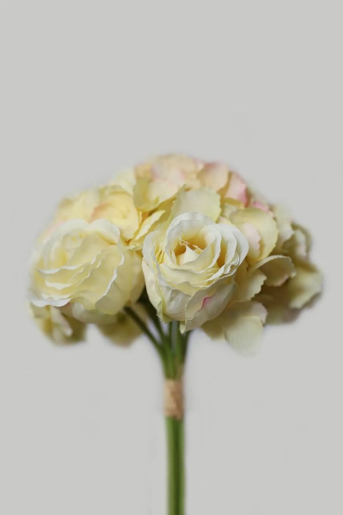 Bledě žlutá umělá kytička hortenzí s růžemi 27cm