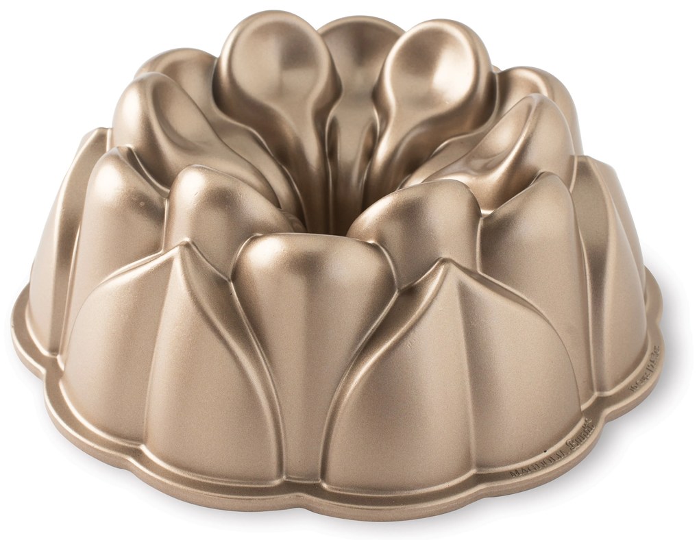 Nordic Ware NW Forma na bábovku Magnolia 10 cup karamelová 93848