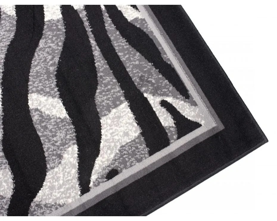 Kusový koberec PP Trio černý atyp 70x500cm