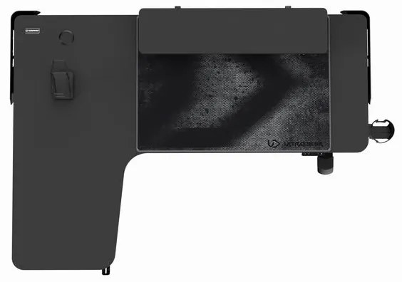 Lama Plus Herní stůl ULTRADESK WINGER – 111x155x60 cm, elektricky nastavitelná výška, RGB podsvícení, černá