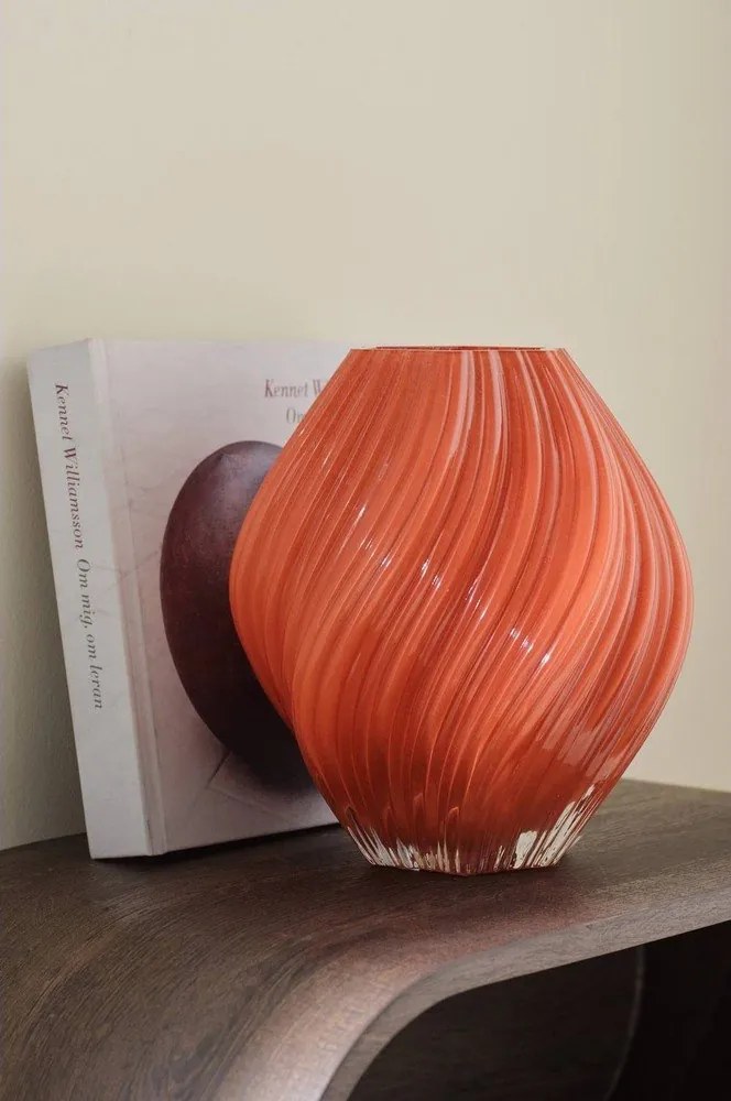 Ručně vyrobená váza v cihlové barvě (výška 23 cm) Selma – Ellos Home