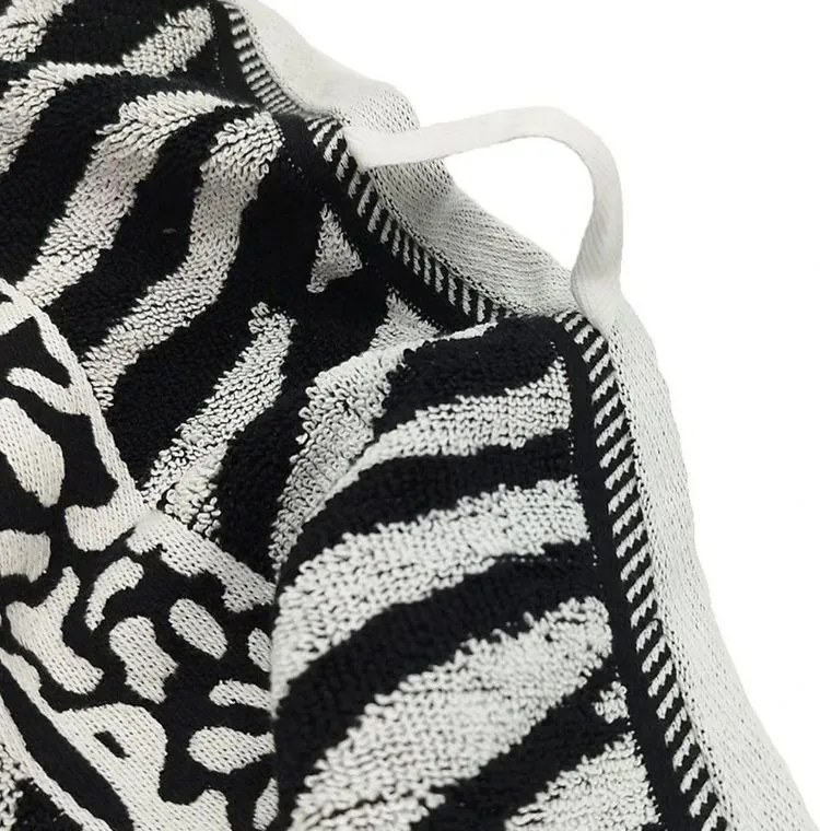 Sada 2 ks žakárových osušek ZEBRA šedá 70 x 140 cm