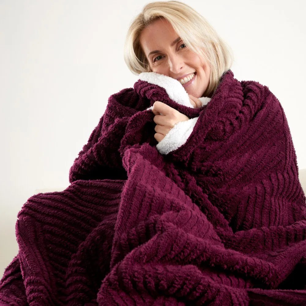 Tmavě fialový přehoz 230x220 cm Heat Buddy Super Thermal – Catherine Lansfield