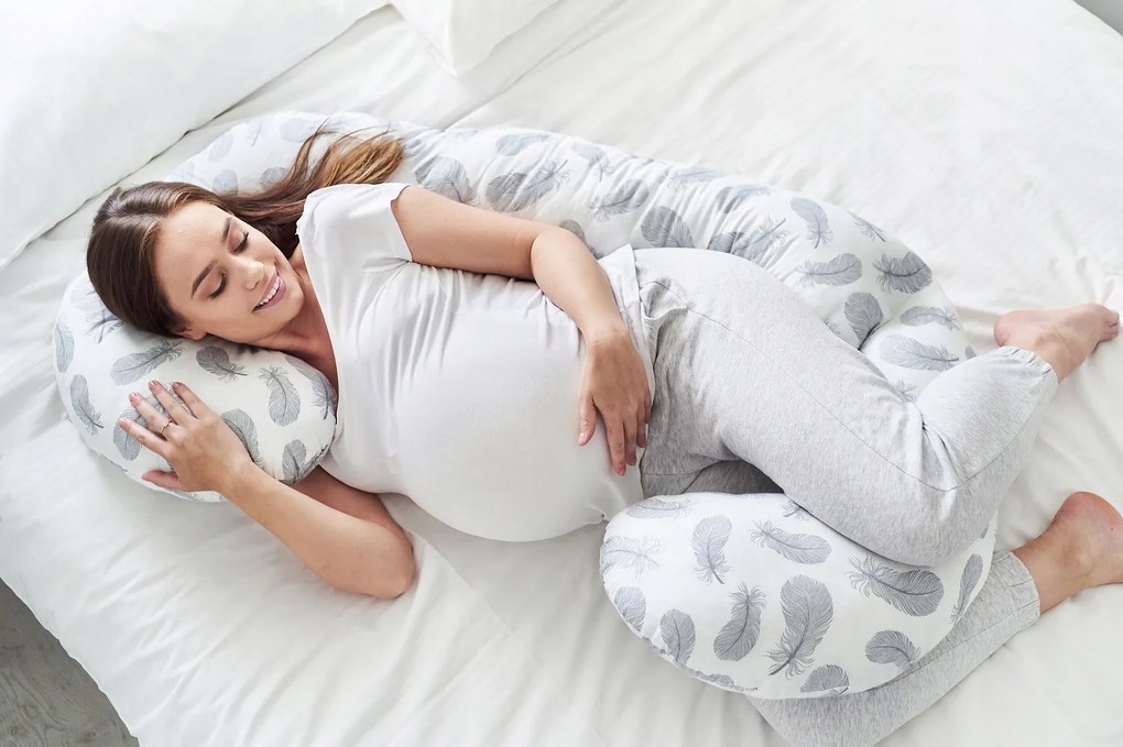 Těhotenský a kojicí polštář BABYMAM PREMIUM 300 cm 3v1 - Peříčka s bílou