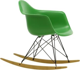 Eames Plastic Armchair RAR černě lakovaná zelená javor Vitra