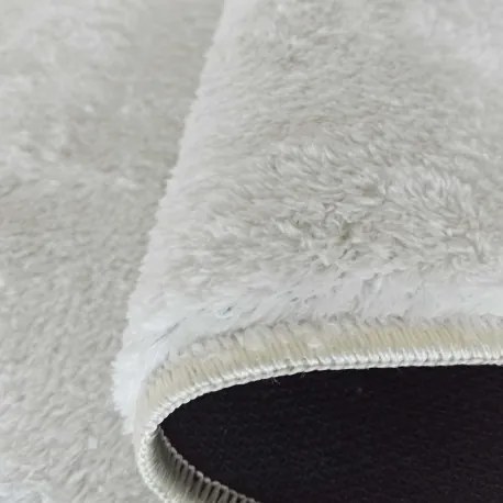 Krémový koberec s vyšším vlasem Šírka: 120 cm | Dĺžka: 180 cm