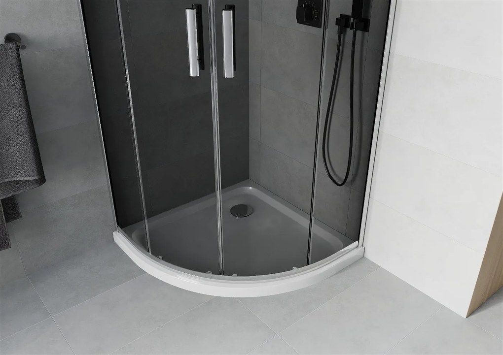 Mexen Rio, čtvrtkruhový sprchový kout s posuvnými dveřmi 70 x 70 cm, 5mm šedé sklo, chromový profil + bílá sprchová vanička, 863-070-070-01-40-4110