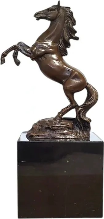 Bronzová socha koně na mramoru – vzpínající se hřebec, elegantní zvířecí figurka, luxusní dekorace, sběratelský dárek