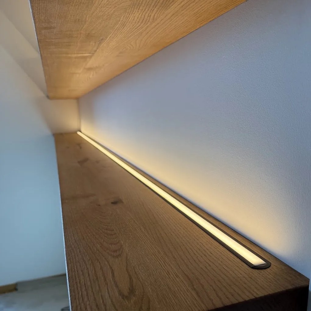 KULHÁNEK Police s integrovaným LED osvětlením Délka: 80 cm, Šířka: 15 cm, Provedení hrany: přírodní