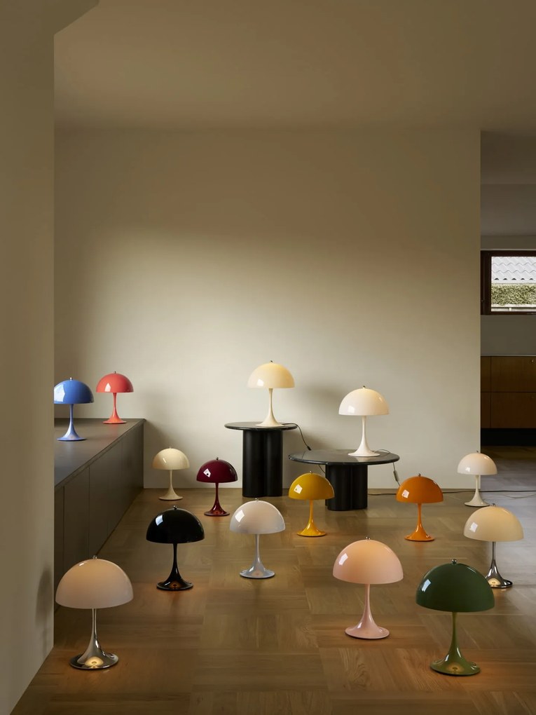 Louis Poulsen Stolní lampa Panthella 320 Opal Beige, béžová barva, plast