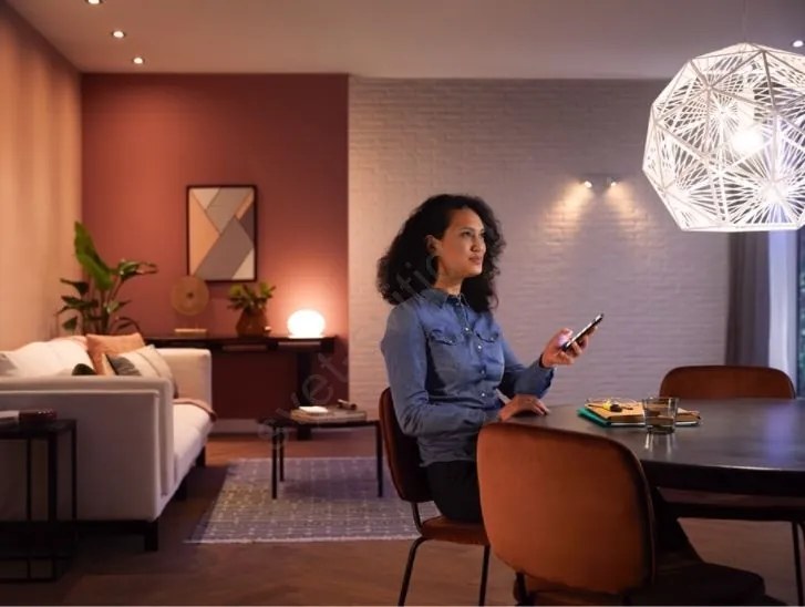 Philips SADA 4x LED Stmívatelná žárovka Philips Hue WHITE A60 E27/9W/230V 2700K P4625