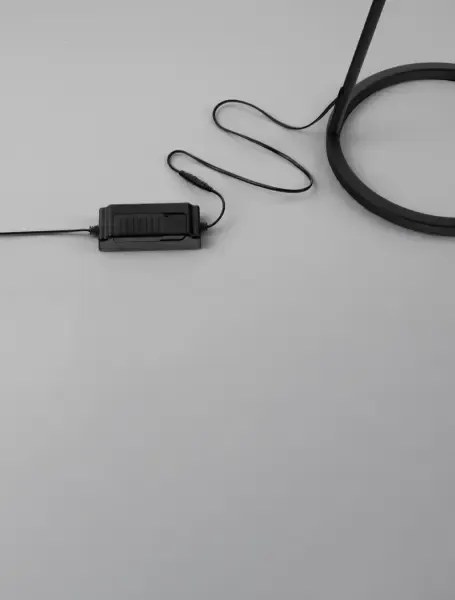 Designová stojací lampa Flute černá