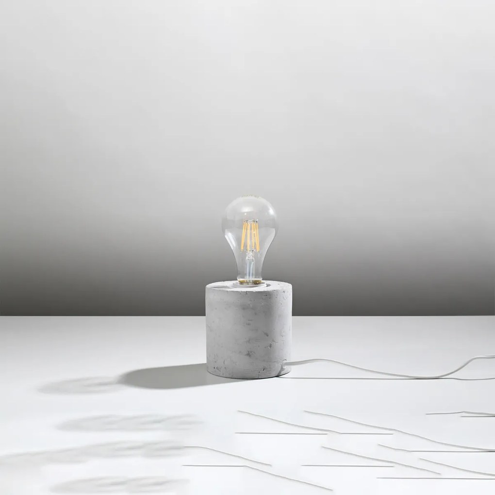 Stolní lampa Salgado, betonové tělo svítidla