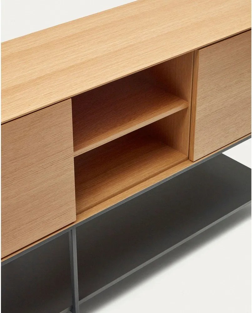 Nízká komoda v dekoru dubu v přírodní barvě 195x80 cm Vedrana – Kave Home