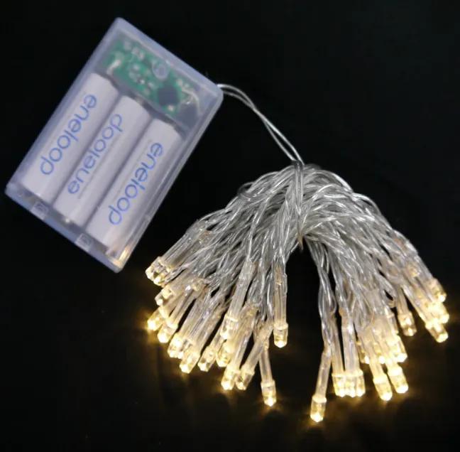Vnitřní vánoční LED řetěz, teplá bílá, 5m, 50 LED, bílý kabel, na baterie