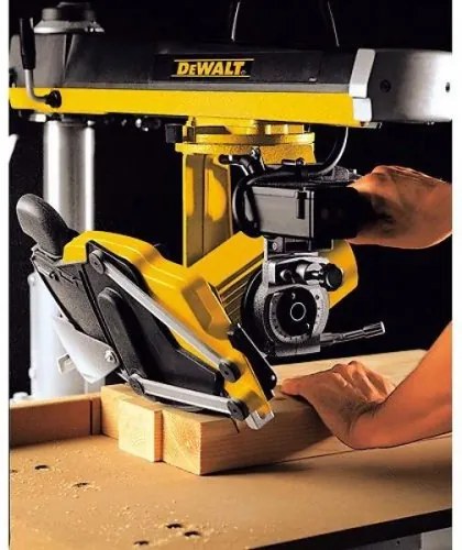 Pila s radiálním ramenem 300mm 230V DeWALT DW721KN