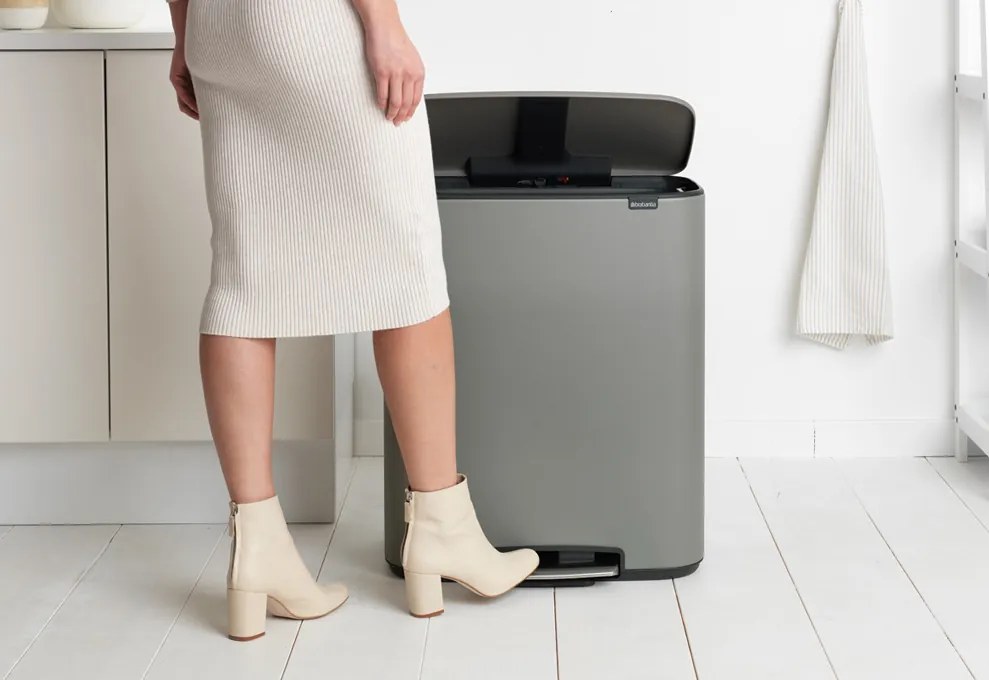 Brabantia BO pedálový koš 60L minerální šedá