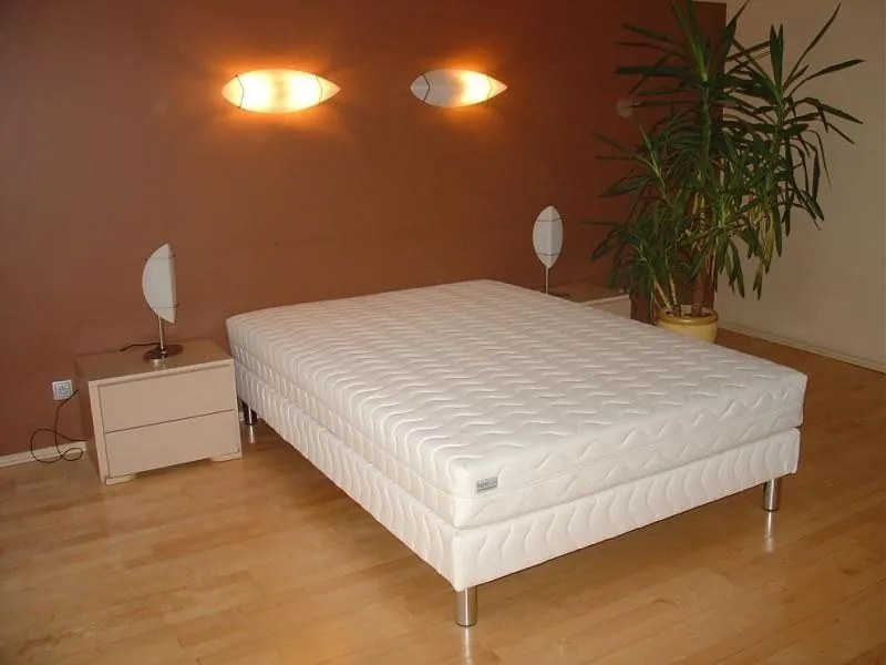 Čalouněná postel Lux 90 x 200 cm + matrace Comfort 14 cm + rošt - Bíla barva