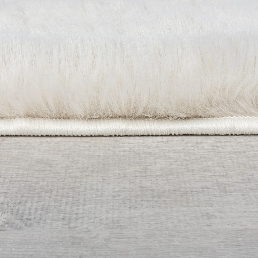 Flair Rugs, Kusový koberec Ivy Faux Fur Cream, 120x170, bílá, ložnice