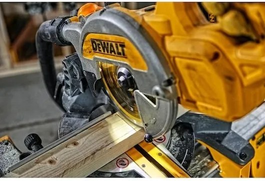 Aku pokosová pila DeWALT DCS777T2-QW, 2x FLEXVOLT 6,0Ah (063827)