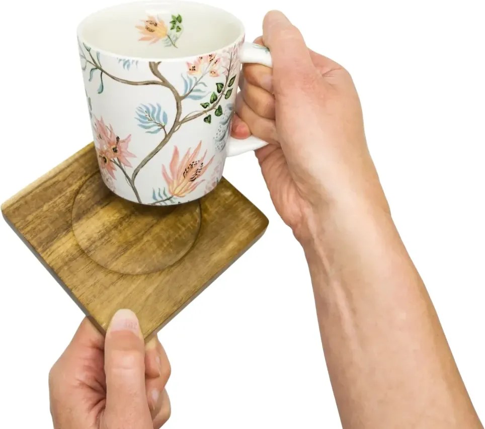 Porcelánový hrnek Fiore s podšálkem z akácie, 350 ml – květinový hrnek na čaj a kávu
