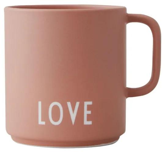 Růžový porcelánový hrnek Design Letters Love