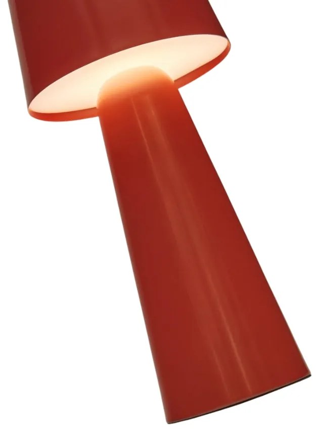 OnaDnes -20% Červená kovová stolní LED lampa Kave Home Arenys M