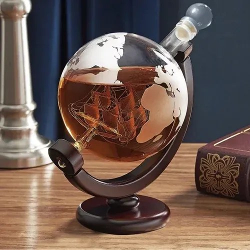 Velká sada – karafa globe s whisky skleničkami
