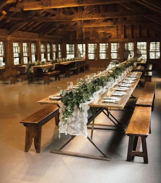 Stará Krása - Own Imports Jídelní stoly a lavice na svatbu 80 - 88 hostů / 11x stůl a 22x lavice