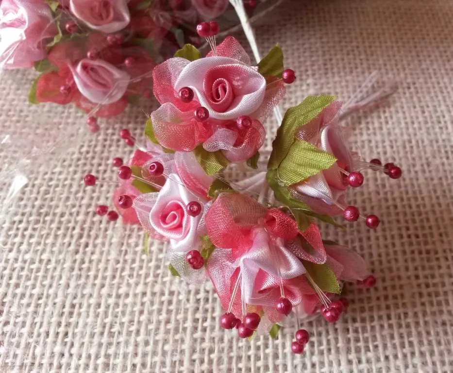 Svatební růžičky růžovo-červené mini  12svazků po 6 ks, 10cm 1 kvítek 3cm