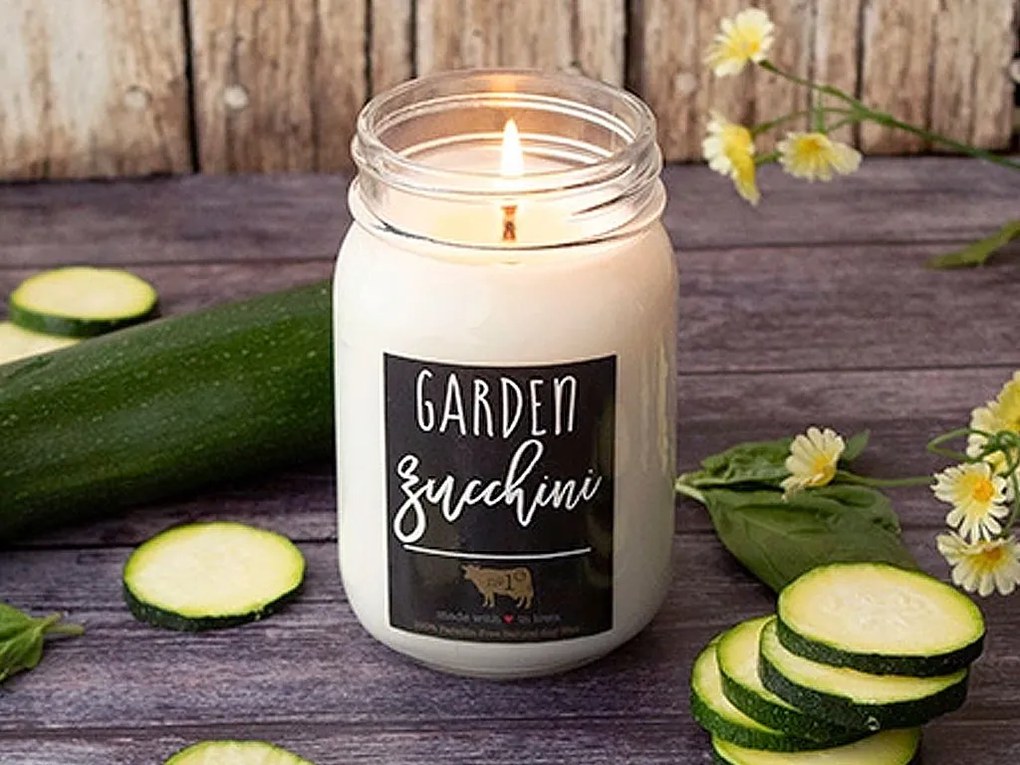 Milkhouse Candle Co. Milkhouse Candle Co. – vonná svíčka Garden Zucchini (Cuketa ze zahrádky), 368 g