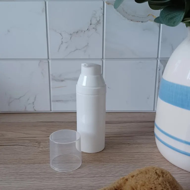 Airless lahvička 50 ml bílá, víčko transparentní od DomaLEP.cz