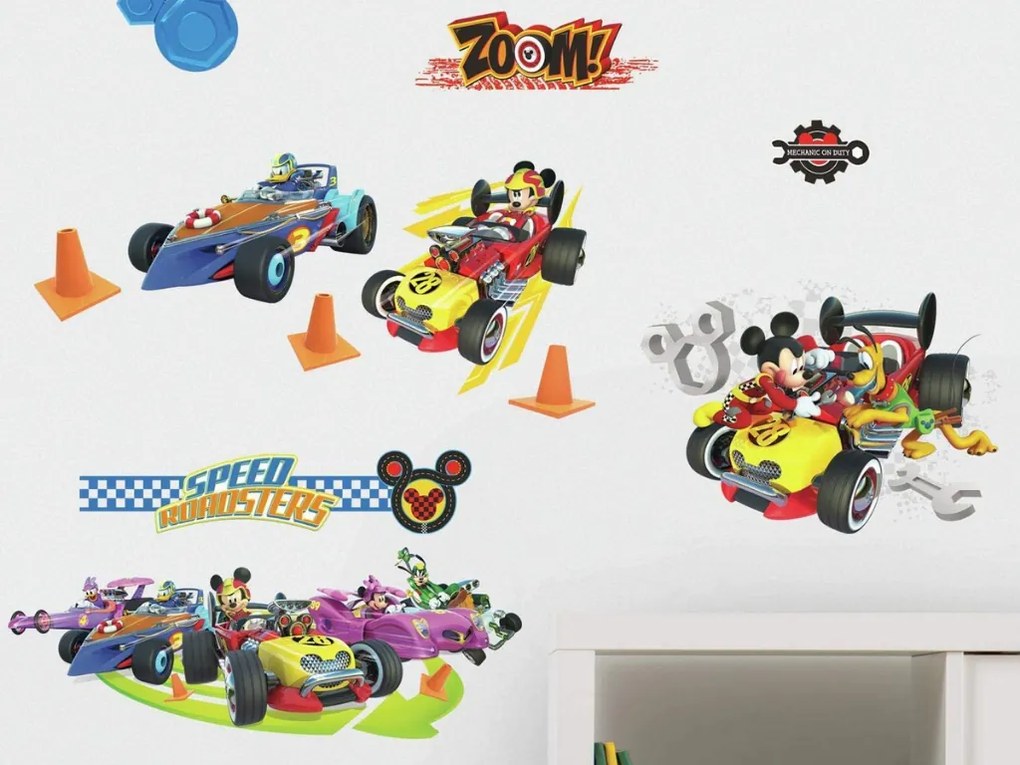 York Wallcoverings Dětské nálepky na zeď s Disney motivem ZÁVODNÍK MICKEY