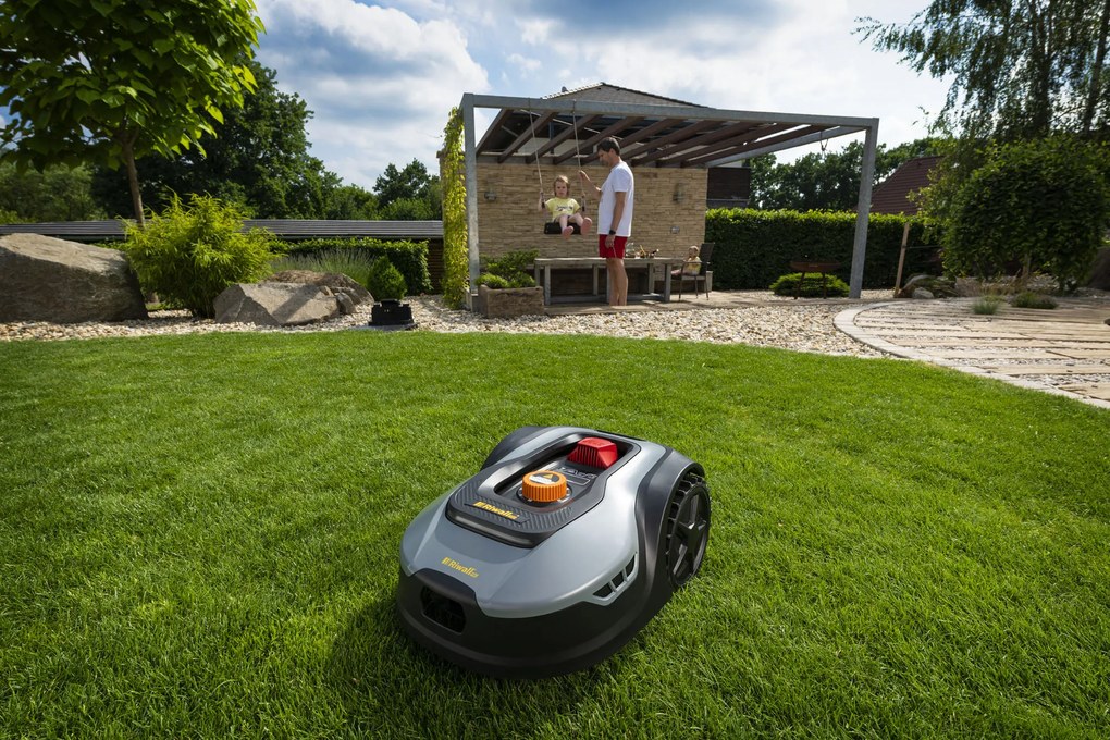 Riwall PRO RRM 650 APP - robotická sekačka 600 m2 s možností ovládání přes WiFi nebo Bluetooth