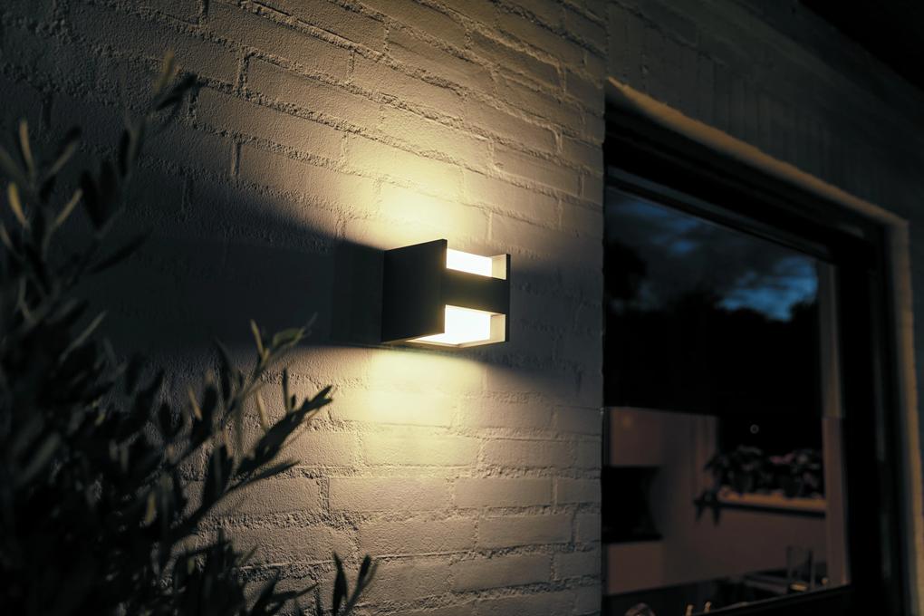 Hue LED White Venkovní nástěnné svítidlo Philips Fuzo 17444/30/P7 černé 2700K