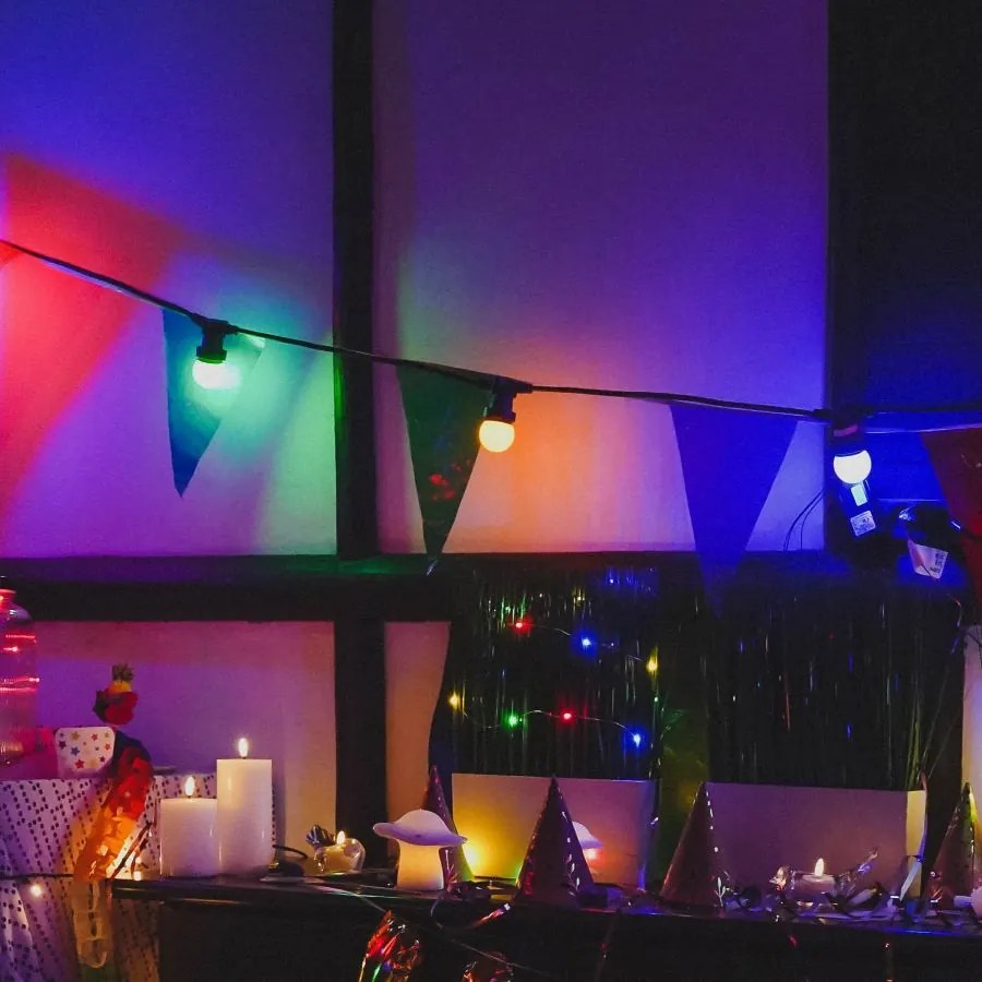 LED žárovka LBE, žlutá, 6 diod, patice E27, IP44
