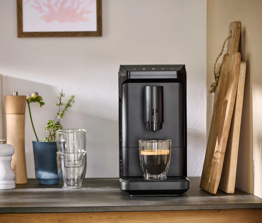 Tchibo - Plnoautomatický kávovar »Esperto mini«, Black