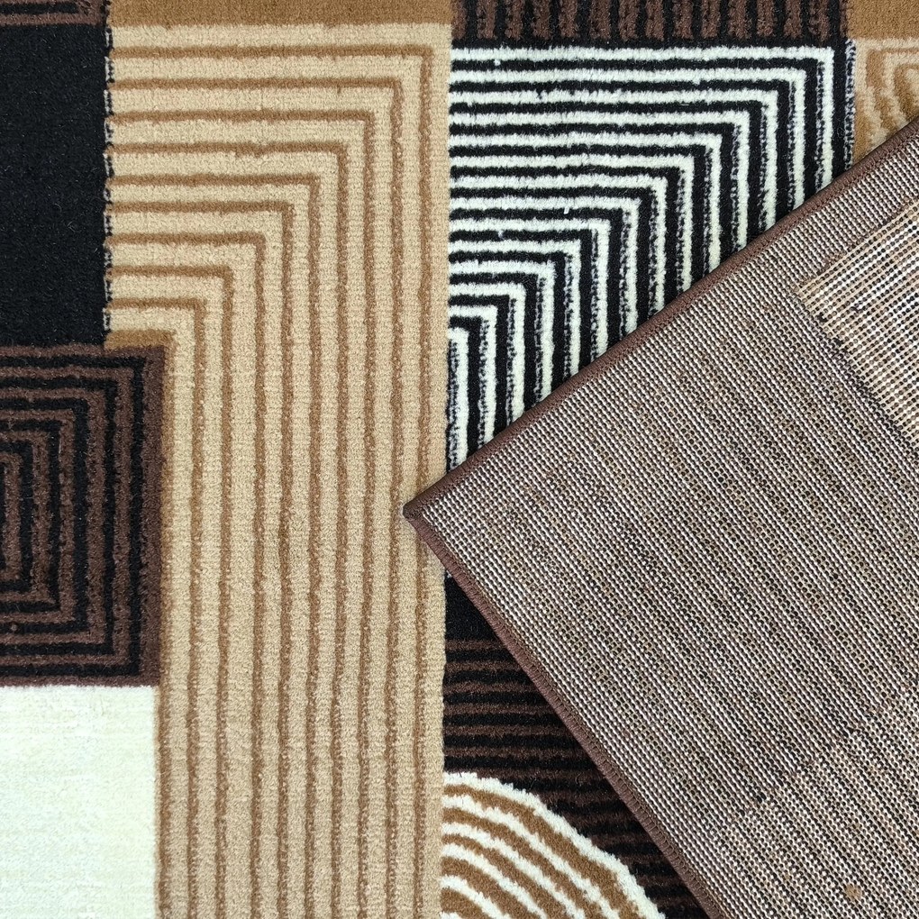 DY Hnědý koberec s geometrickým vzorem Alfa 18 Rozměr: 40x60 cm