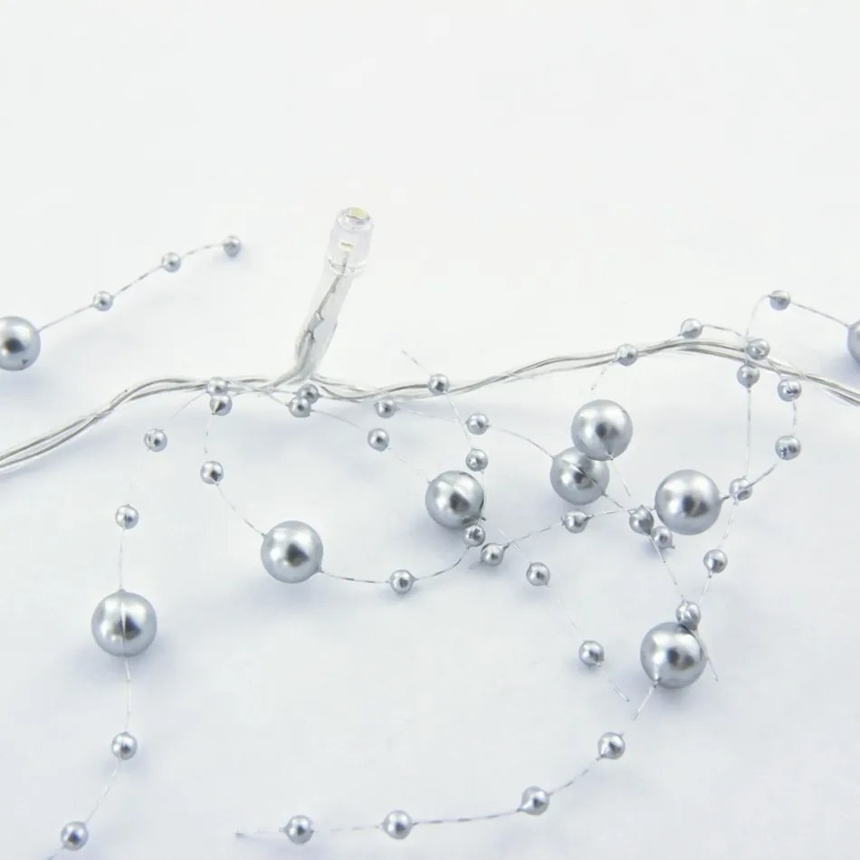 LED světýlka na baterie, perly stříbrné, 1,3 m, ledově bílá, 10 diod, čirý kabel, IP20 interiér, 2 × AA
