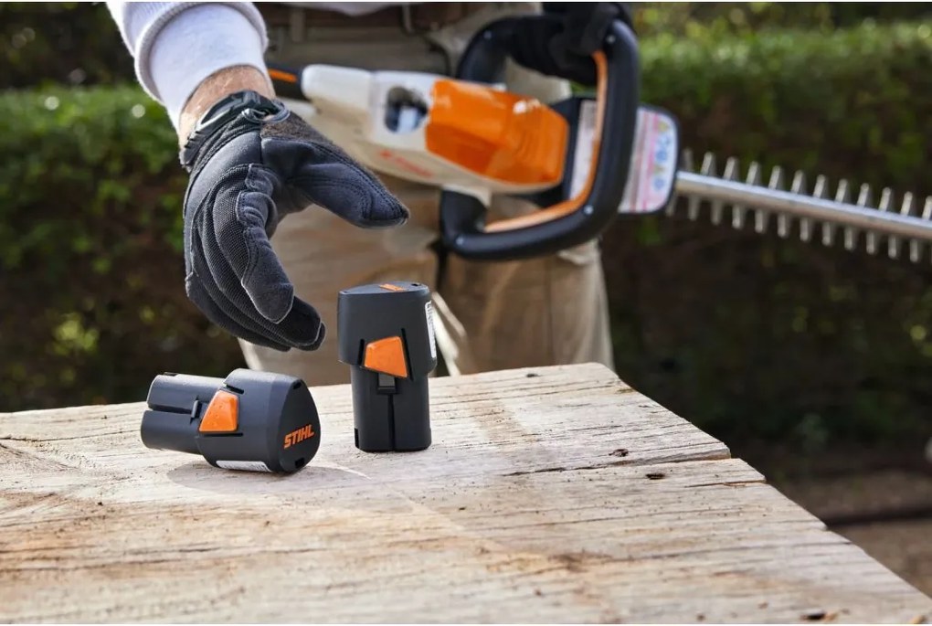 STIHL AKU nůžky na živý plot HSA 40