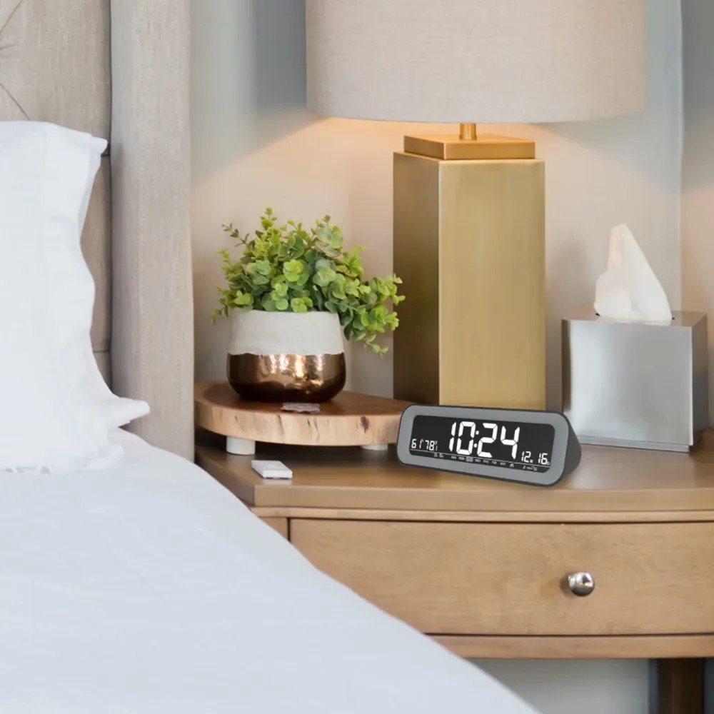 Černý digitální budík LAVVU SMART do sítě s rádiem LAD4010