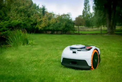 Bezdrátová autonomní robotická sekačka SEGWAY I105E 600m2